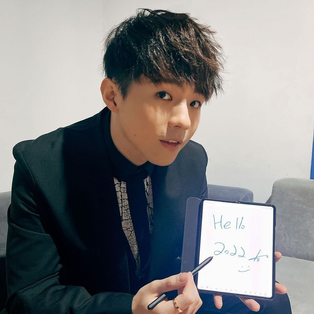 Ian潮玩NFT勁賺100倍私下密密掘金！由戶口剩$90搖身一變大老闆：現坐擁2品牌 獲大讚最有生意頭腦