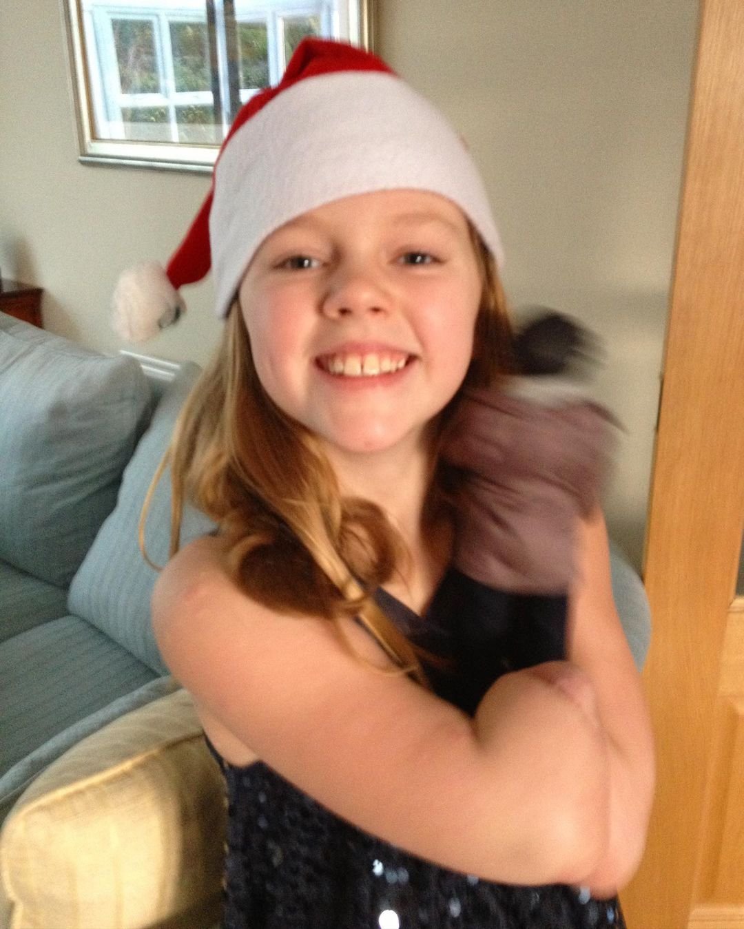 英國女生靠手臂成美妝KOL擁40萬粉絲 小時為保命放棄四肢、成全國彈床冠軍 | 女生故事 | SundayMore