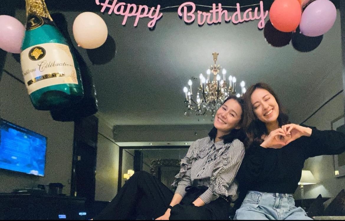 41歲唐詩詠零濾鏡素顏曝光 皮膚較黝黑網民讚更添少女韻味 | 娛樂資訊 | SundayMore