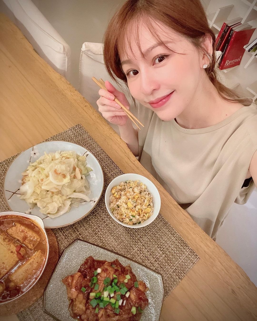 40歲王心凌出道20年靠6大瘦身法維持41kg 瑜伽環練美背、正確坐姿減肚腩