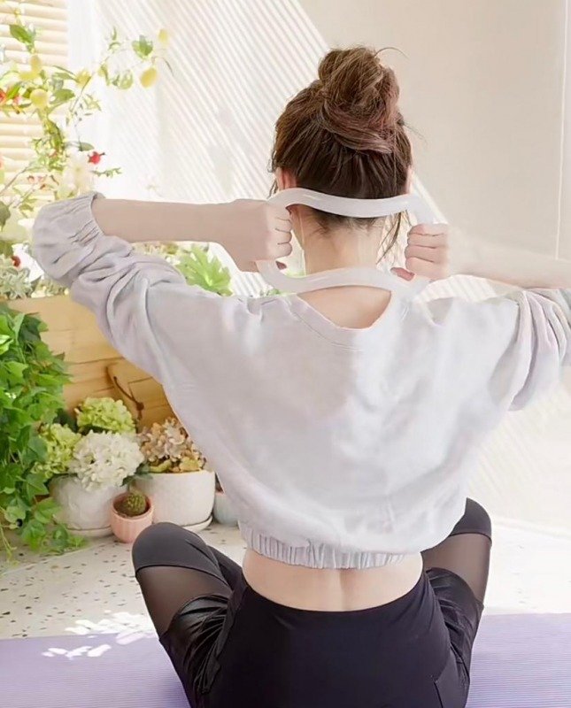 40歲王心凌出道20年靠6大瘦身法維持41kg 瑜伽環練美背、正確坐姿減肚腩