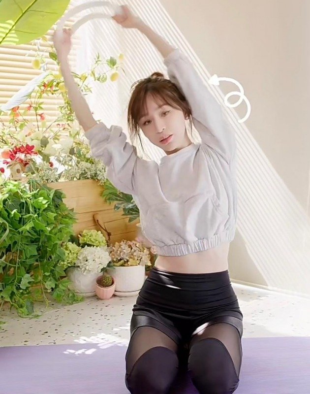 40歲王心凌出道20年靠6大瘦身法維持41kg 瑜伽環練美背、正確坐姿減肚腩