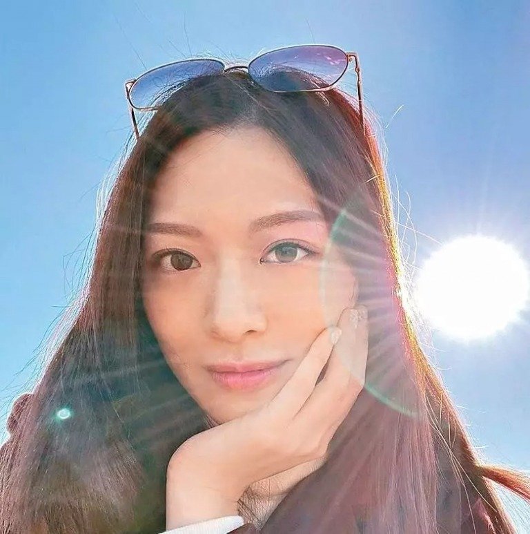 方力申女朋友Maple Yip背景曝光？單身5年爆新戀情：才女藝術家精通多國語言