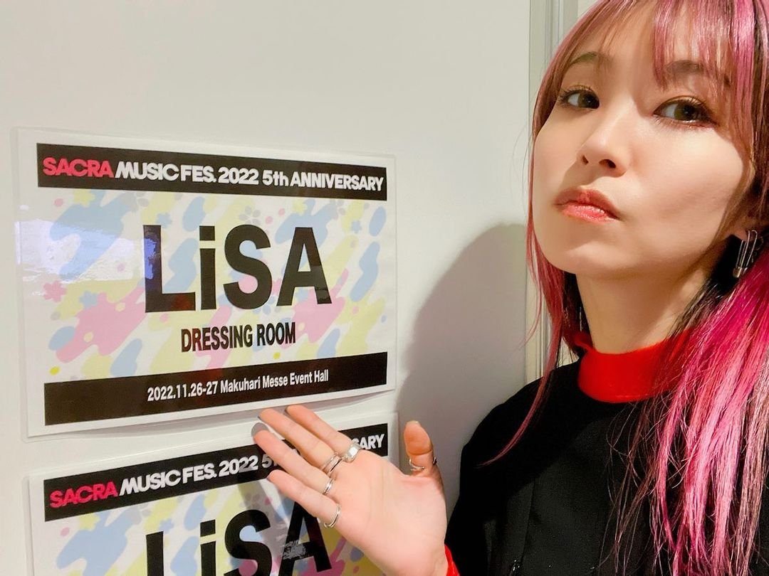 LiSA由鄉下女孩逆襲成日本搖滾天后 曾靠$6度日憑「1首歌」唱出名堂！ | 女生故事 | SundayMore
